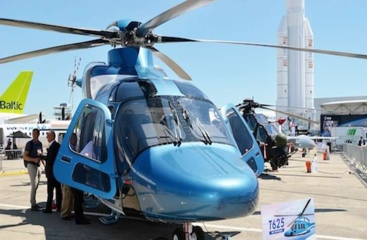 Türk taşımacılık helikopteri T625 Paris fuarında gösterimde
